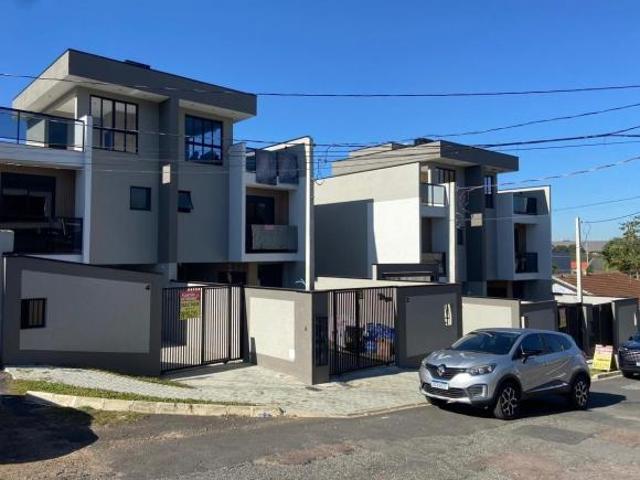 LINDO SOBRADO DE FRENTE PARA A RUA À VENDA UBERABA | CURITIBA
