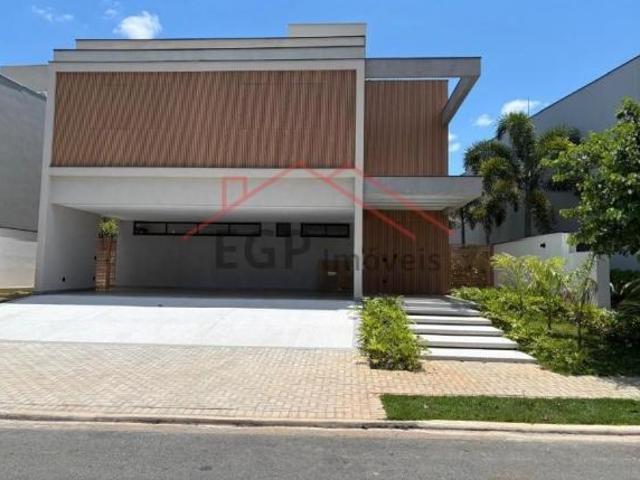 Lindo sobrado em ALPHAVILLE III, Área construída 417,54m², Terreno 452,50m², 04 suítes, elevador