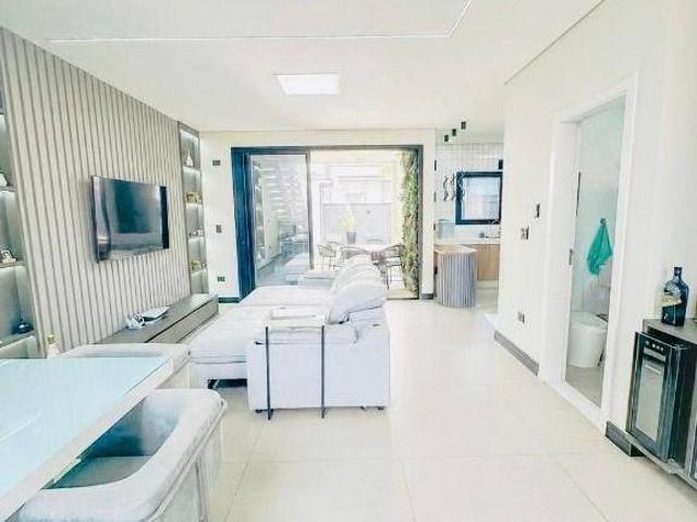LINDO SOBRADO EM CONDOMINIO ALTO PADRÃO AVALIA PERMUTA NO TATUAPÉ