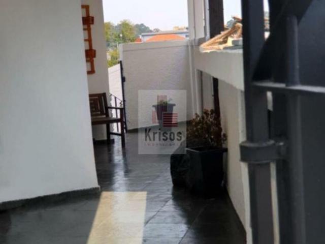 LINDO SOBRADO EM CONDOMINIO FECHADO