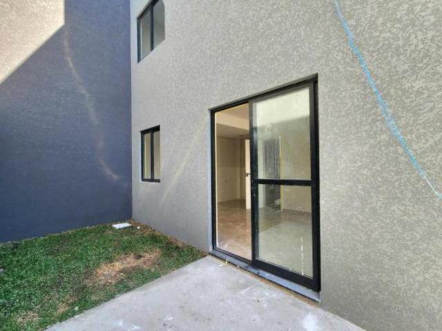 Lindo sobrado em condominio fechado 3 quartos e fino acabamento no Sítio Cercado