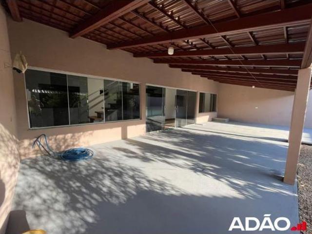 Lindo Sobrado em Trindade Casa de Rua com 4 Quarto s por R$ 360000.00 no setor Residencial Maria Mo