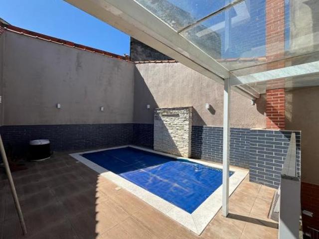 Lindo Sobrado Espaçoso com Piscina e Área Gourmet Completo para Sua Família!
