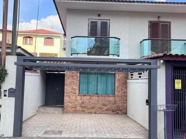 Lindo sobrado geminado, totalmente reformado em rua sem saída!