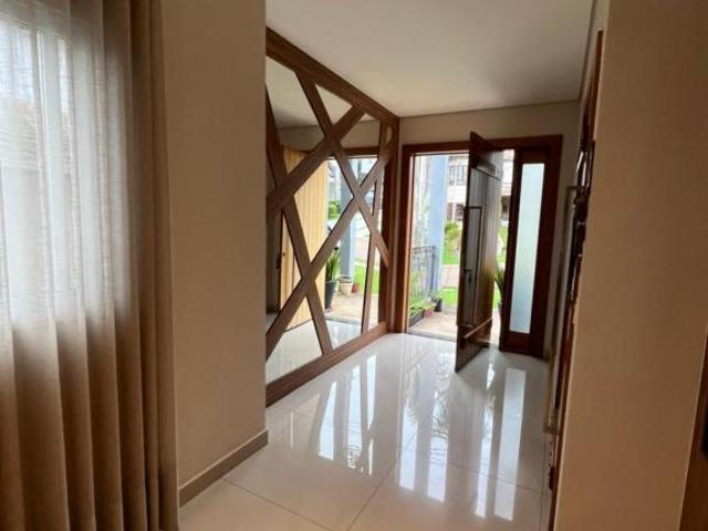 Lindo Sobrado IBI ARAM I semi mobiliado 04 suites