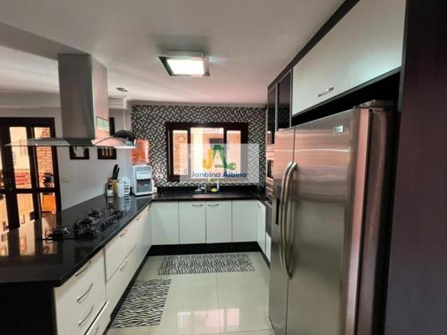 Lindo sobrado para Venda no Jardim da Campina, com 3 dormitórios e suite próxmia Universidade Ibirap