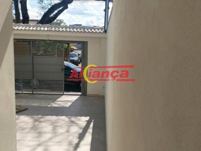 Lindo sobrado pronto para morar! Com 3 suítes, 4 banheiros, sala 2 ambientes, ampla cozinha, quintal