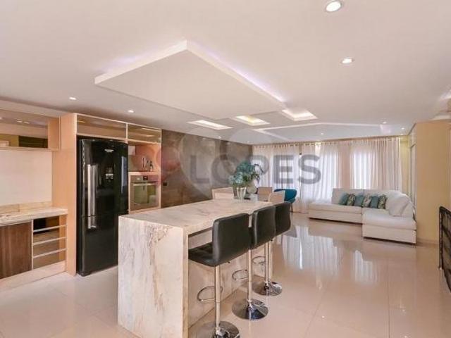 LINDO SOBRADO QUADRIPLEX NO PORTÃO – 236m² – 4 QUARTOS – PISCINA – ALTO PADRÃO