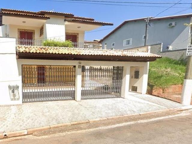 Lindo sobrado, rua tranquila e próximo ao centro de Itupeva