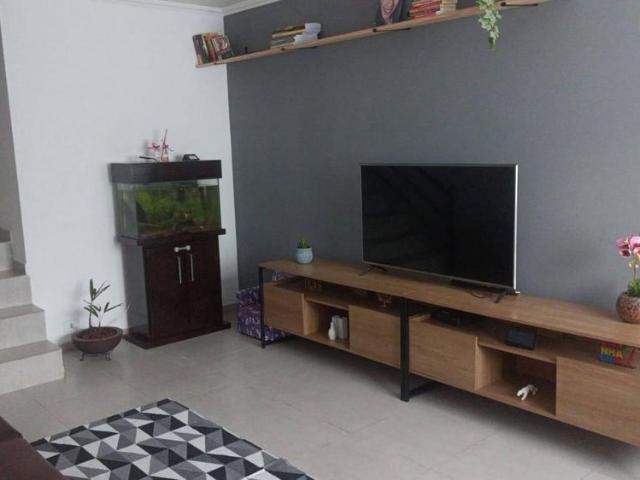 Lindo Sobrado Semi Geminado Residencial Villa D´este