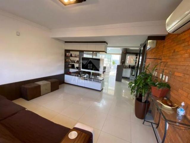 Lindo sobrado semi mobiliado no loteamento Lagos de Nova Ipanema