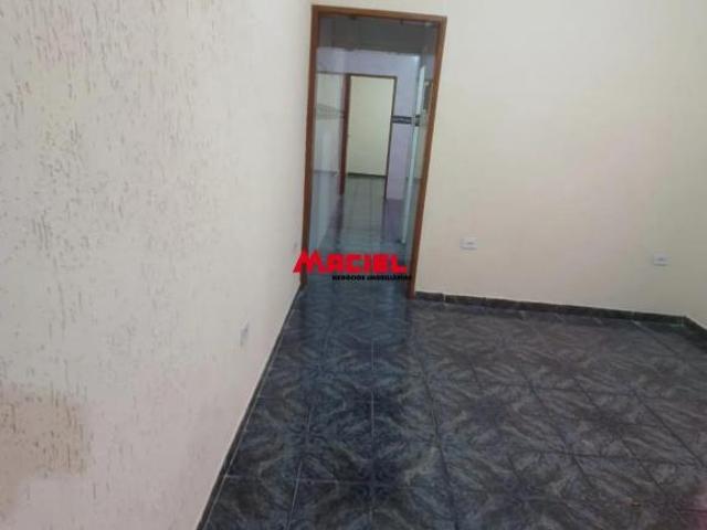 Lindo sobrado sendo tres casas de dois quartos,sala,cozinha e banheiro