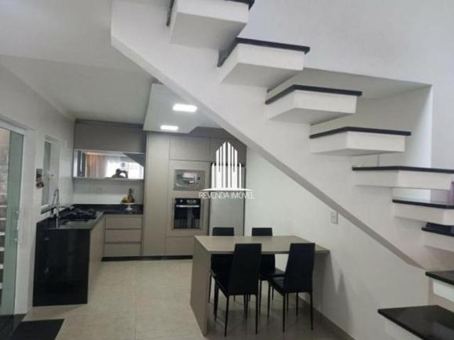 LINDO SOBRADO SENDO 2 DORMITORIOS, SENDO 1 SUITE