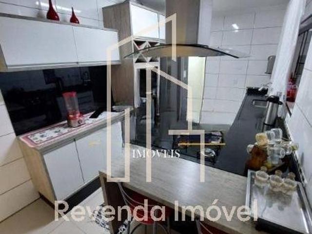 LINDO SOBRADO SENDO 2 DORMITORIOS, SENDO 2 SUITES