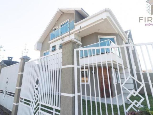 Lindo Sobrado Triplex com 3 quartos suíte e 4 vagas garagem no Cajuru