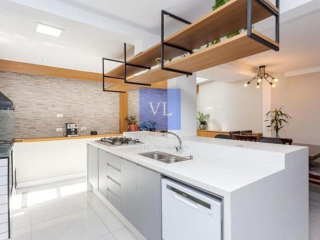 Lindo Sobrado Triplex em Condomínio no Bairro Alto 140 m² de Área Total
