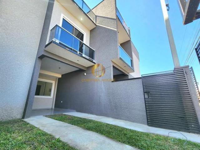 Lindo sobrado triplex no coração do Sítio Cercado com 3 quartos e terraço