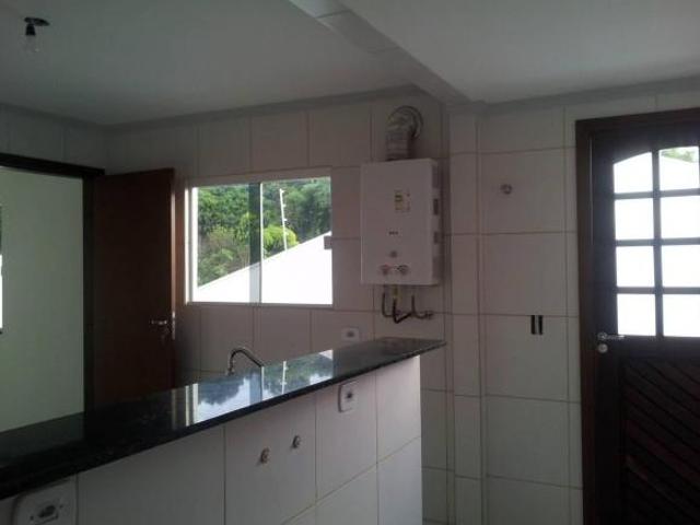 Lindo sobrado triplex no Bairro Santa Candida