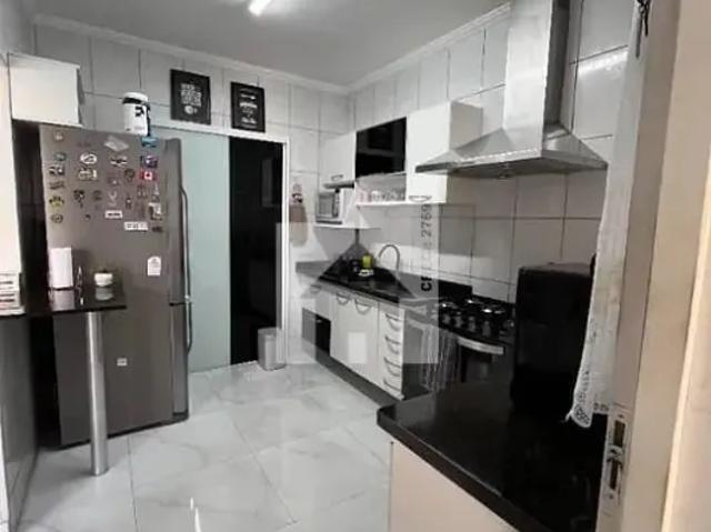 Lindo Sobrado à venda com 3 Dormitórios sendo 01 Suíte, Piscina, Espaço Gourmet, Jardim Sarapirang