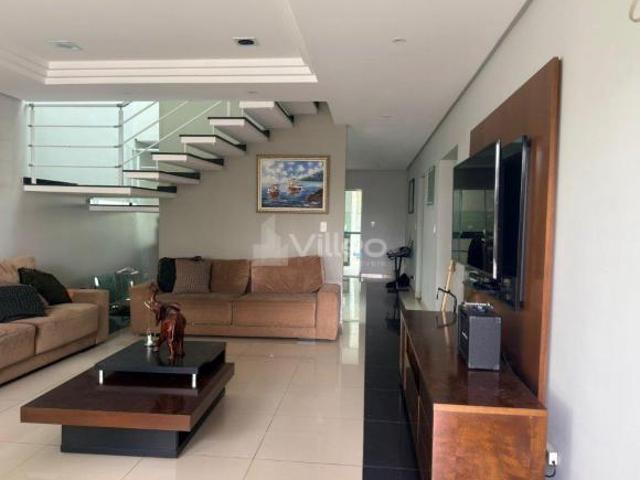 Lindo Sobrado 241m² com Piscina no Condomínio Villa dos Inglezes