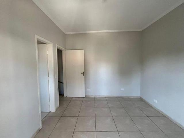 LINDO SOBRADO 2 SUÍTES COM VARANDA 2 VAGAS