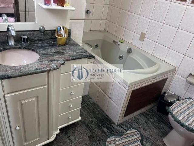 Lindo Sobrado 3 dormitórios, 1 suíte, 3 vagas com piscina