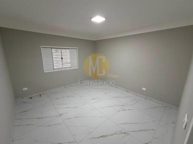 LINDO SOBRADO, 3 QUARTOS, SUITE, 2 VAGAS DE GARAGEM, ESPAÇO GOUMERT!