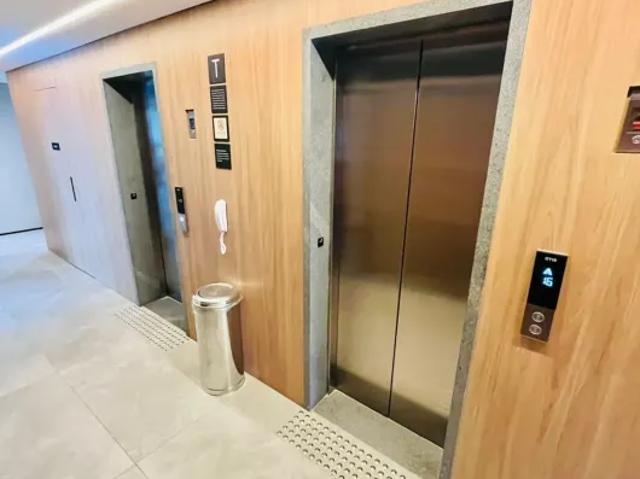 Lindo Studio, 29m2, recém entregue e totalmente reformado e equipado, seja o primeiro a morar!