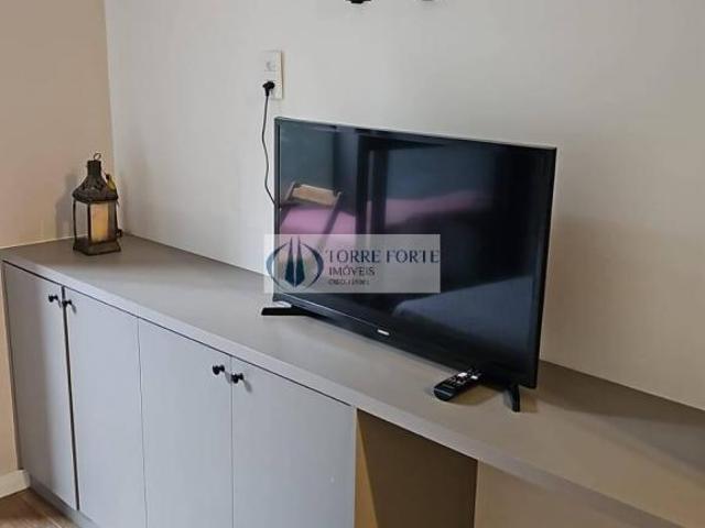 Lindo studio com varanda em Pinheiros