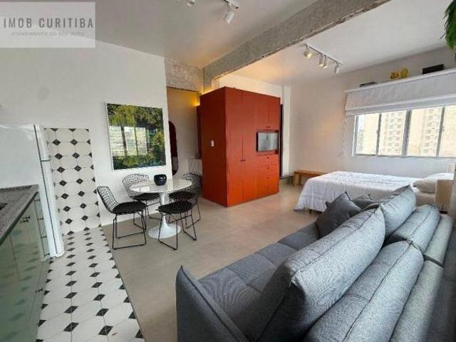Lindo Studio no Centro, reformado, pronto para morar