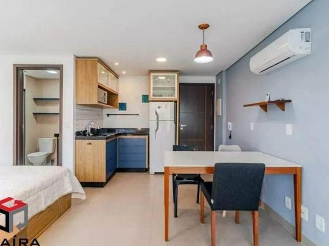 Lindo Studio Todo Planejado em Pinheiros de 30m2 com 1 Quarto, Cozinha Gourmet, 1 Banheiro e 1 Vaga