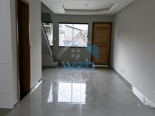Lindos sobrados na região do Vitória Régia, no CIC, com Três quartos, sala, cozinha