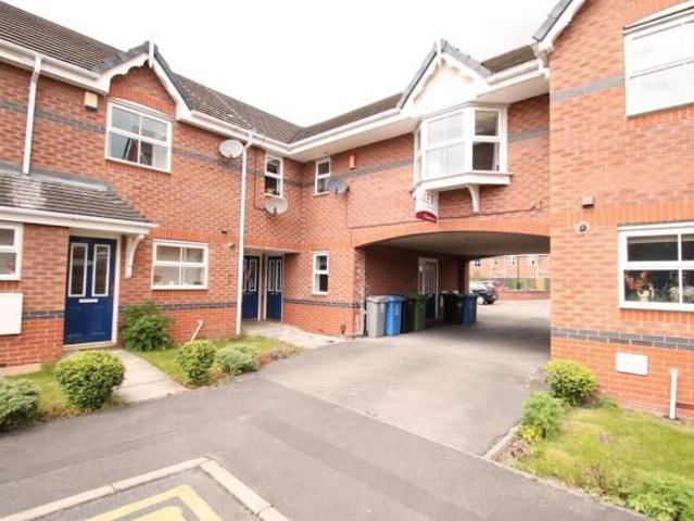Lindow Street, Sale Moor, Sale M33, 2 bed maisonette to rent, £1,000 pcm | PrimeLocation