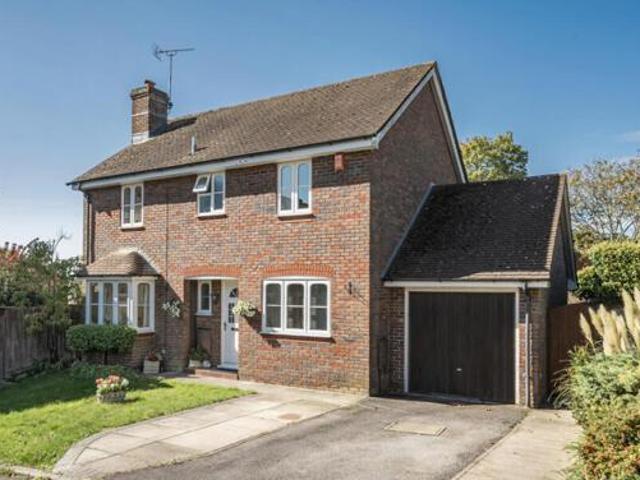 Lindley Gardens, Alresford, 3 Bedroom Detached