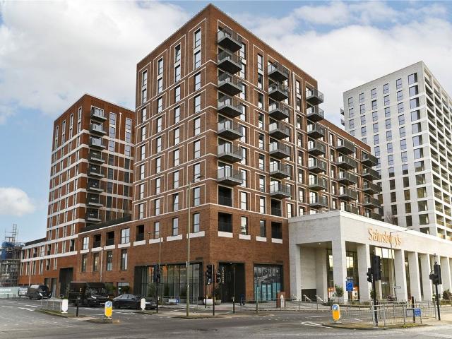 Lindley House, Hendon NW9, 2 bed flat to rent, £2,400 pcm | PrimeLocation