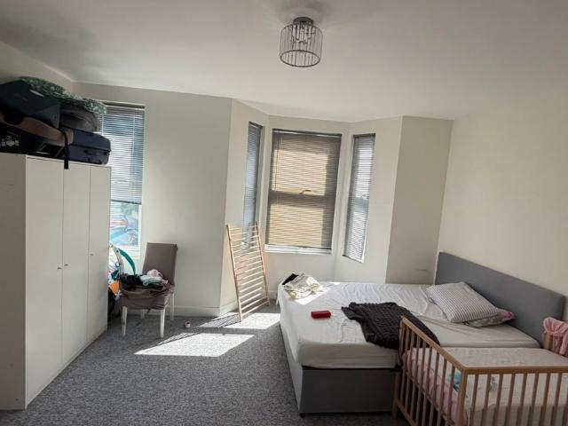 Lindley Road, Leyton E10, 3 bed flat to rent, £2,300 pcm | PrimeLocation