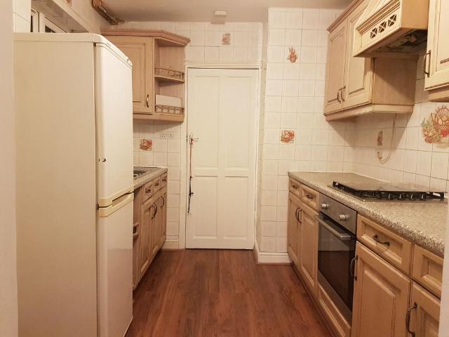 Lindsay Avenue, Wycombe, HP12 1 bed ground floor flat to rent £1,000 pcm £231 pw