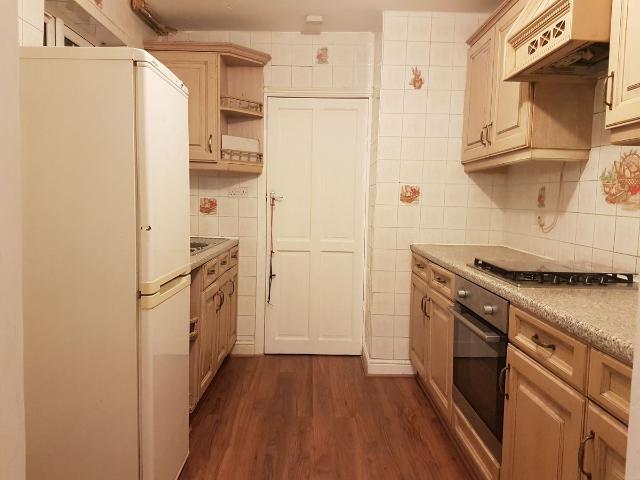 Lindsay Avenue, High Wycombe HP12, 1 bed flat to rent, £1,000 pcm | PrimeLocation