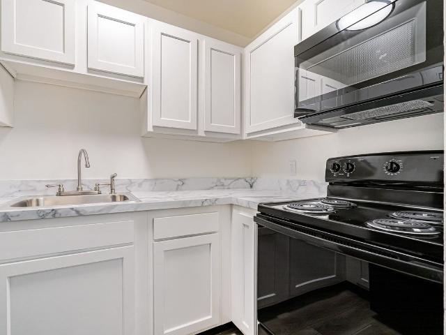 Lindsay Court Apartments 1 Bedroom Apartment for Rent at 404 Lindsay Ct, Louisville, KY 40206 Clifton Heights