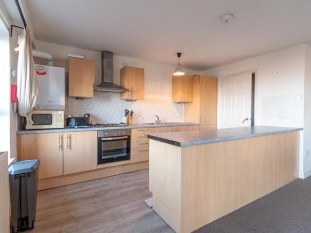 Lindsay Road, Edinburgh EH6, 3 bed flat to rent, £1,900 pcm | PrimeLocation