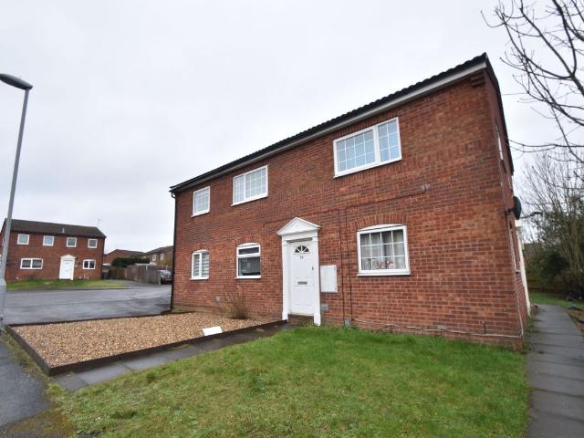 Lindsay Road, Luton, Bedfordshire LU2, 1 bed maisonette to rent, £1,050 pcm | PrimeLocation