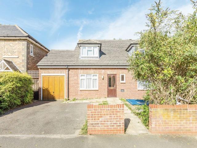 Lindsay Road, Worcester Park KT4, 4 bed detached house to rent, £2,595 pcm | PrimeLocation