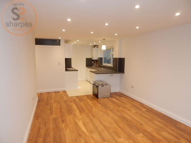 Lindsey Court, Sherwood Park Road, London, London SM1, 1 bed flat to rent, £1,400 pcm | PrimeLocation