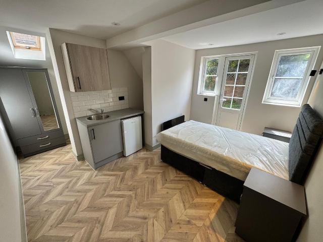 Lindrop Street, London SW6, Studio to rent, £1,250 pcm | PrimeLocation