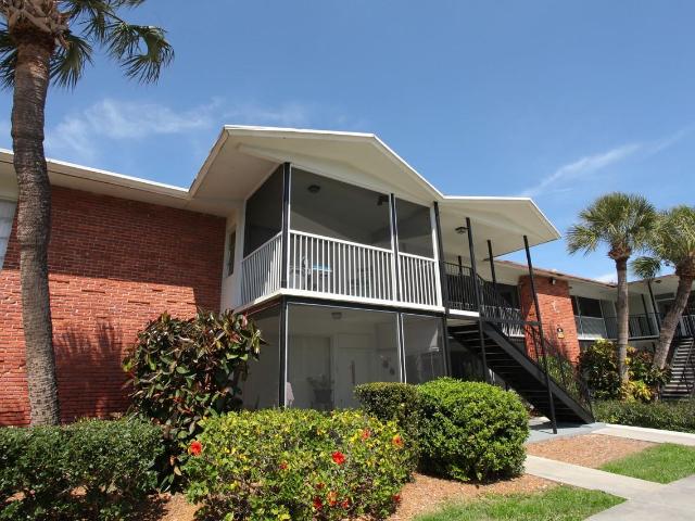 Lindru Gardens 1 Bedroom Apartment for Rent at 711 S Lincoln Ave, Clearwater, FL 33756
