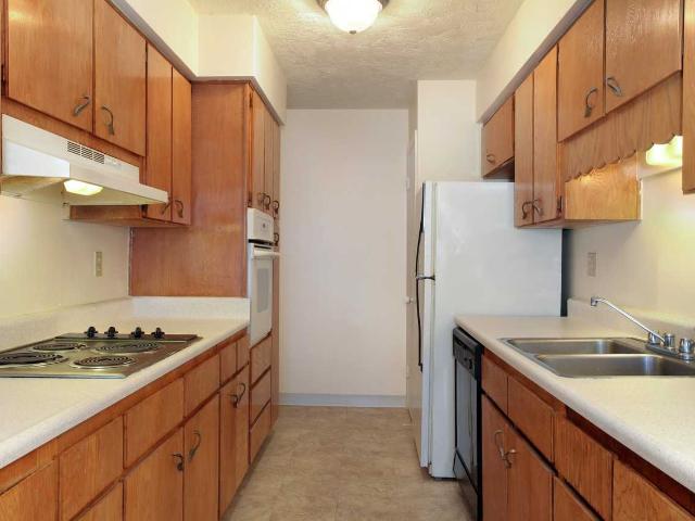 Lindru Gardens 1 Bedroom Apartment for Rent at 711 S Lincoln Ave, Clearwater, FL 33756