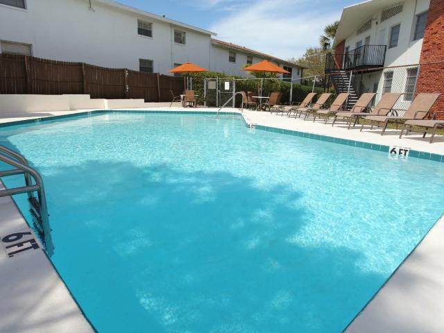 Lindru Gardens 1 Bedroom Apartment for Rent at 711 S Lincoln Ave, Clearwater, FL 33756