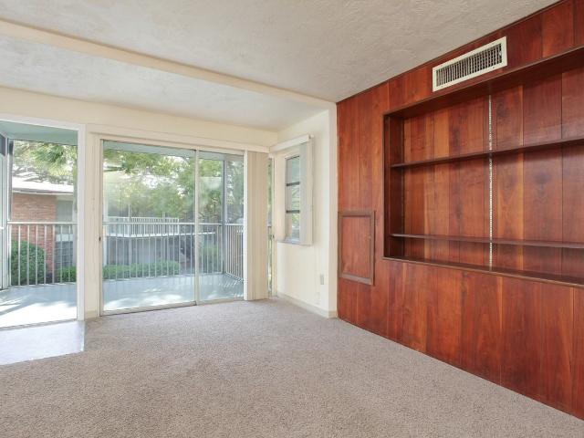 Lindru Gardens 2 Bedroom Apartment for Rent at 711 S Lincoln Ave, Clearwater, FL 33756