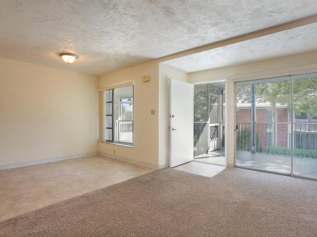 Lindru Gardens 2 Bedroom Apartment for Rent at 711 S Lincoln Ave, Clearwater, FL 33756