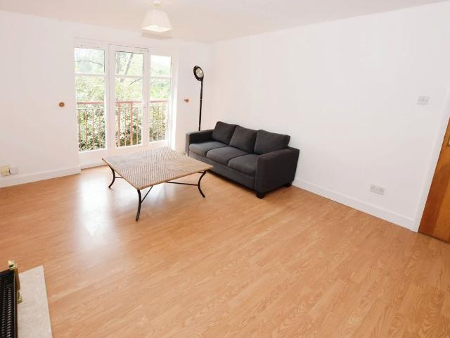 Linen Court, Salford M3, 2 bed flat to rent, £1,200 pcm | PrimeLocation